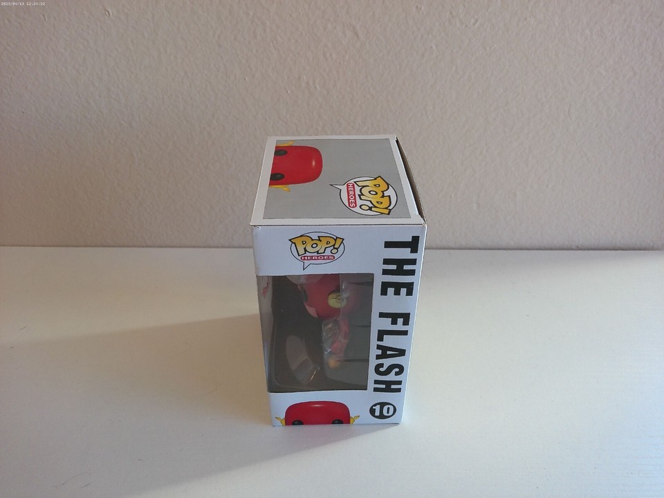 Autographed-Funko Pop! Vinyl: DC Comics - The Flash (Chase) #10 ...