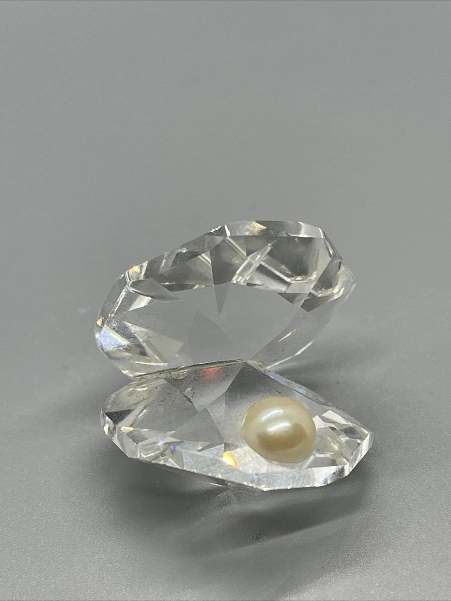 Swarovski Crystal Shell With Pearl