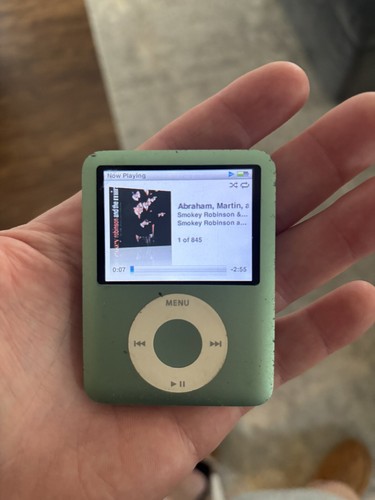 Apple iPod Nano 3rd Generation Green 8GB | eBay