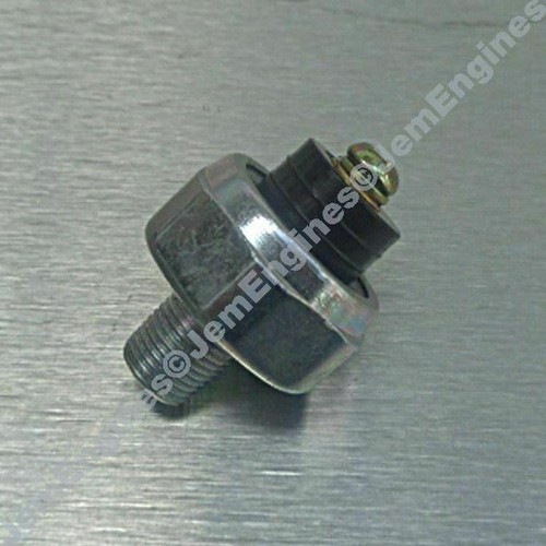 Oil pressure switch to suit all Kubota engines 15841-39010 15841-39013 ...