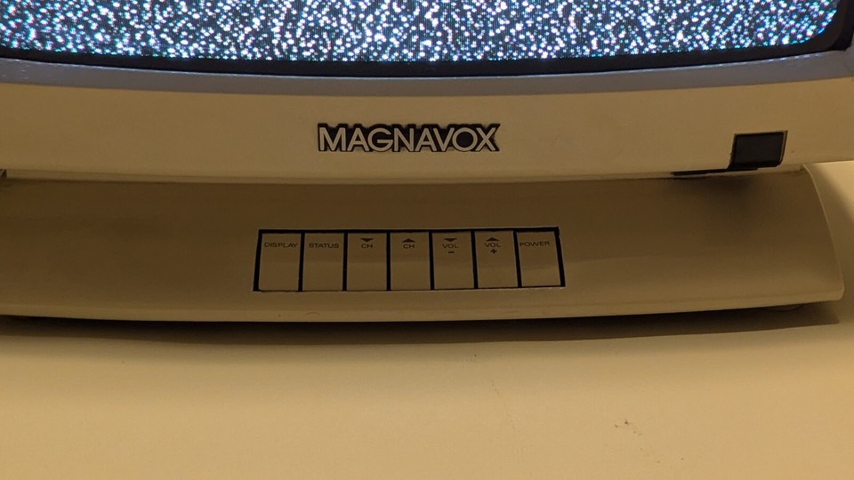 13" Retro Magnavox Color CRT Television w/ Included RF Modulator ...