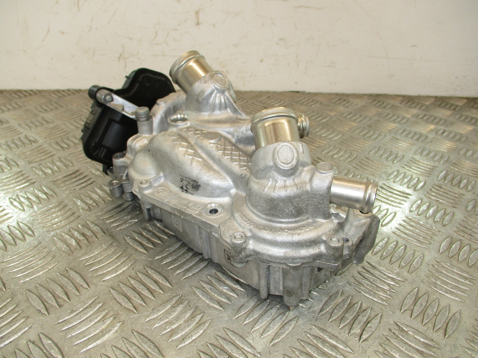 2019 Seat Leon 1.5 TSI DPB. Thermostat Housing Water Pump 05E121111K ...