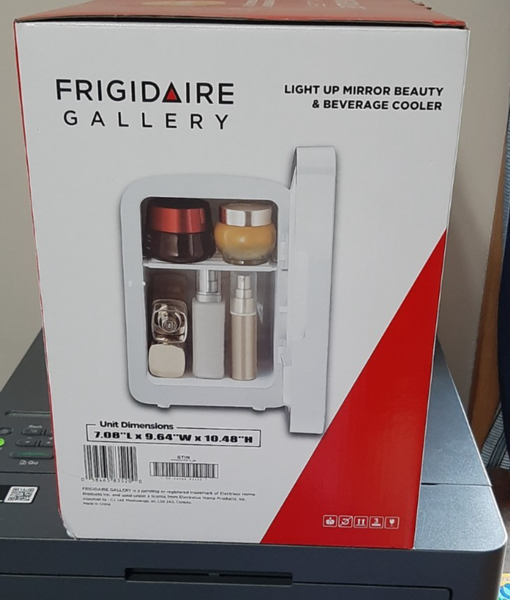 Frigidaire Gallery 6 Can Mini Fridge Light Up Mirror Beverage Cooler ...