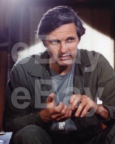 MASH (TV) Alan Alda "Capt. Benjamin Franklin 'Hawkeye' Pierce" 10x8 ...