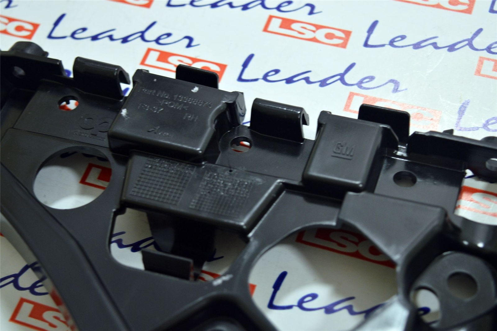 Right Hand Front Bumper to Wing Bracket Vauxhall Astra J 13368873 ...