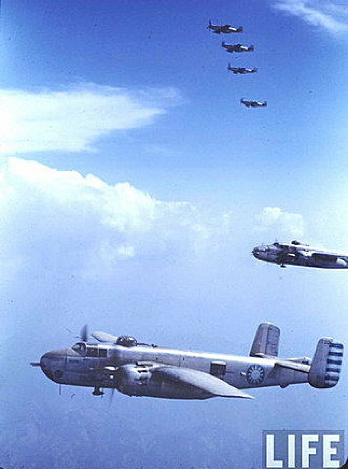 TRUE TO ORIGINAL WWII FLYING TIGERS AVG WARBIRD: North American B-25 ...