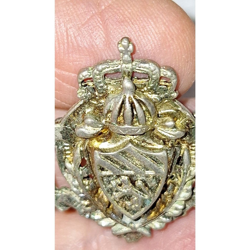 A Vintage Military Cap Badge British Shield Rampant Lion Crown Heraldry ...