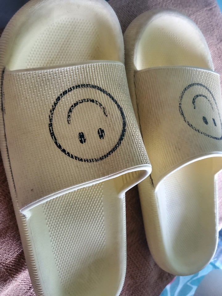 Smiley Face Size 10 Slip On Flip Flop Yellow | eBay