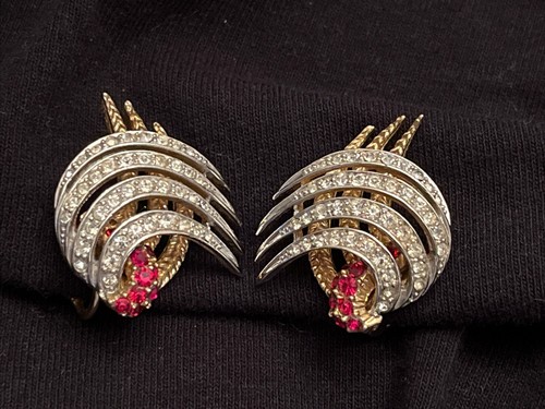 Vtg Sign Boucher Number 9150 Gold Tone Ruby And White Crystals Clip On ...