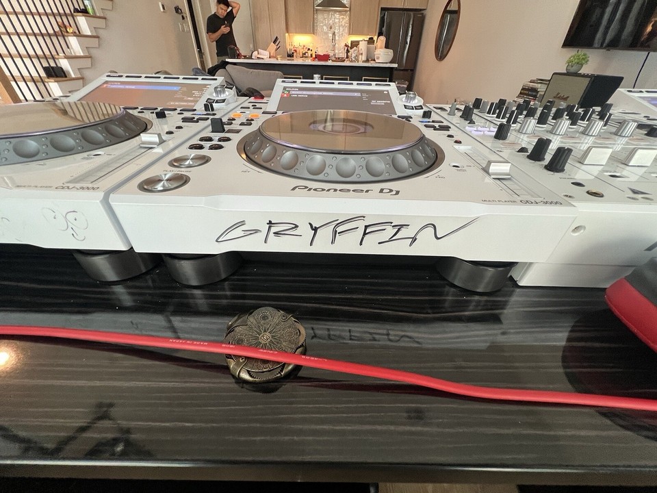 pioneer dj cdj 3000 white limited X4 And nexus 2 Signed by various ...
