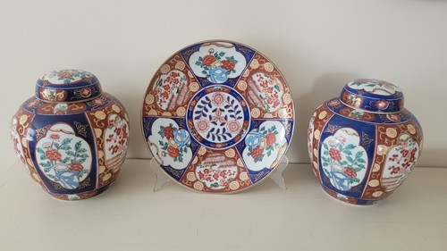 Amari Hand Painted Japanese Porcelain Plate & Vases Set, Exceptional ...