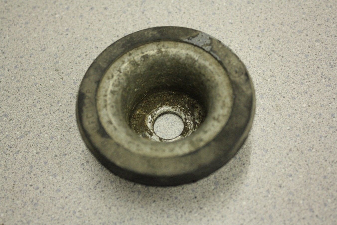 99 VOLKSWAGEN NEW BEETLE 2.0 AUTO FRONT STRUT SUSPENSION DAMPER TOP HAT ...