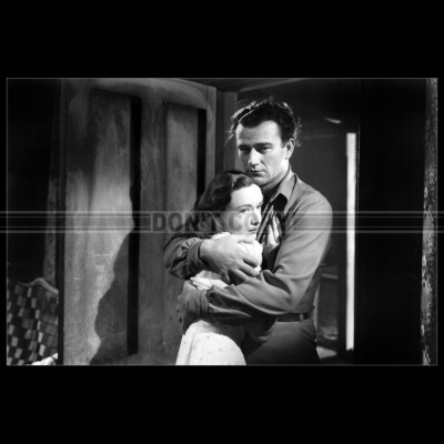 Photo F.022573 JOHN WAYNE & SIGRID GURIE (THREE FACES WEST) 1940 | eBay