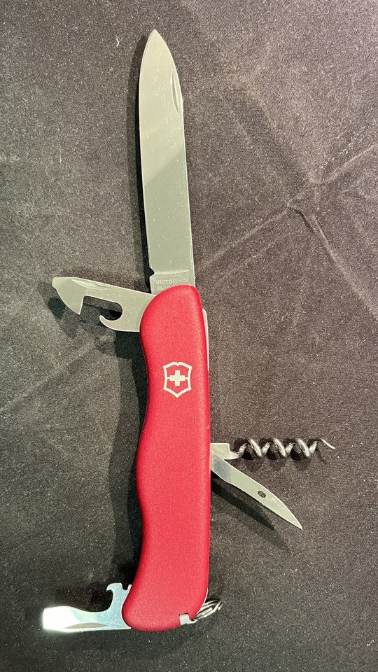 Victorinox Picnicker 111mm Discontinued Slide-Lock Knife (Victorinox ...