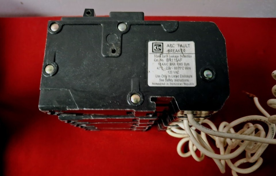EATON BR115AF 15 Amp 1 Pole AF Pigtail Circuit Breaker (LOT OF 5) SHIPS ...