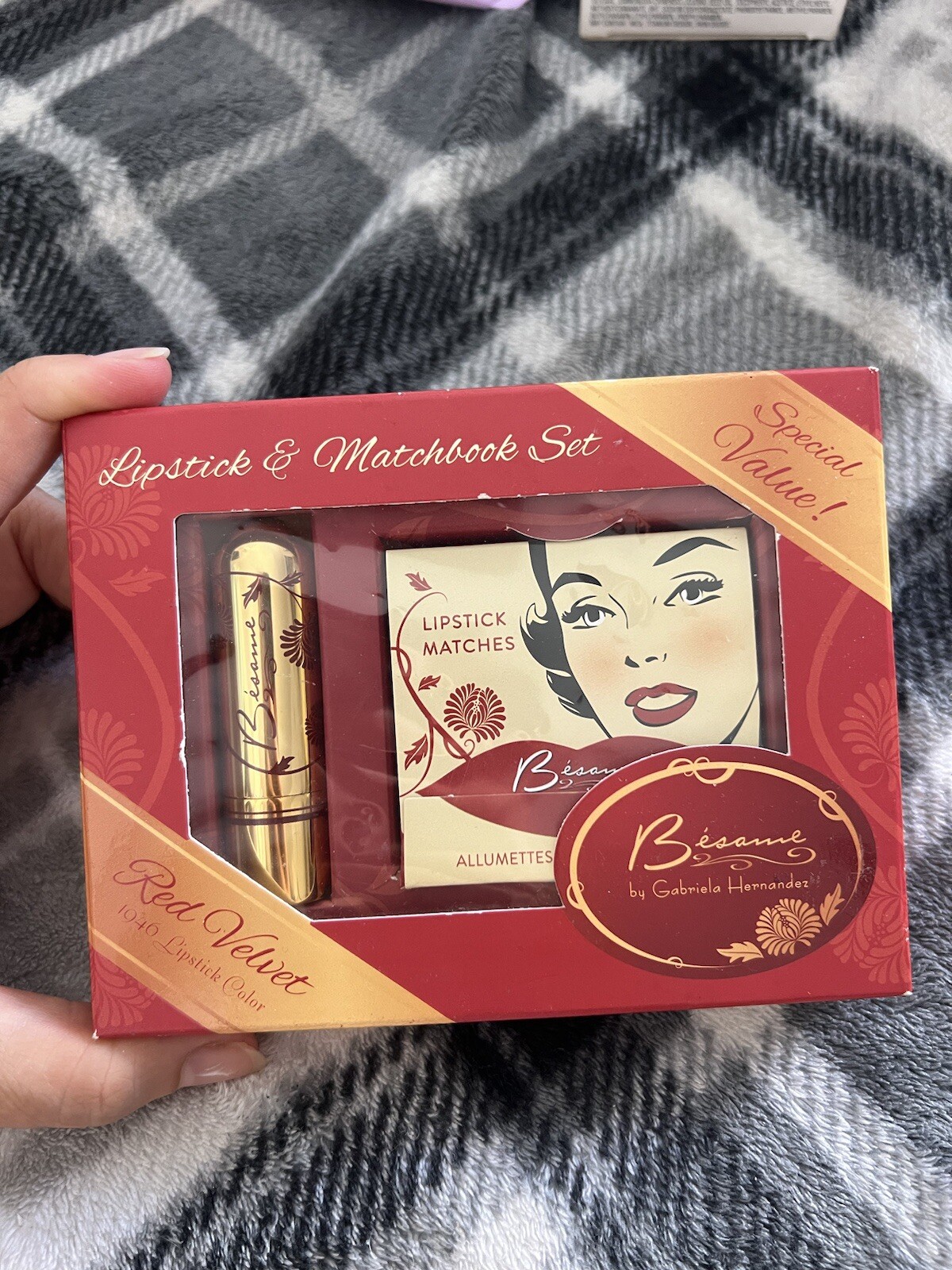 NEW COMBO Besame Classic Color lipstick 1946 Red Velvet & Matchbook Set ...