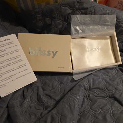 New In Box - BLISSY MOMME 22 Standard WHITE MULBERRY SILK PILLOWCASE 26 ...