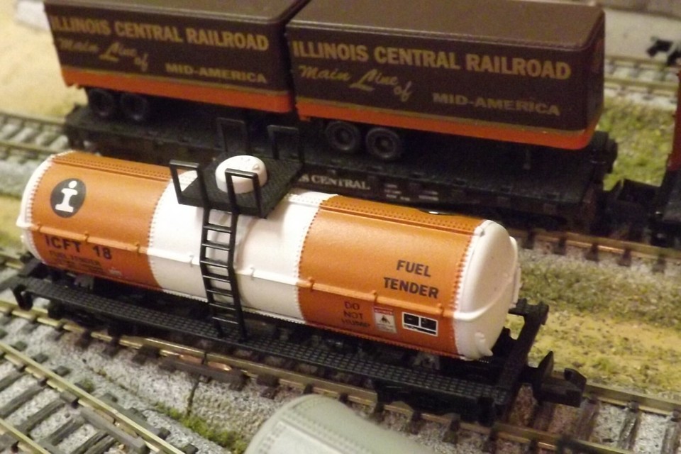 N-Scale Custom Painted ILLINOIS CENTRAL (IC) FUEL TENDER tank car | eBay