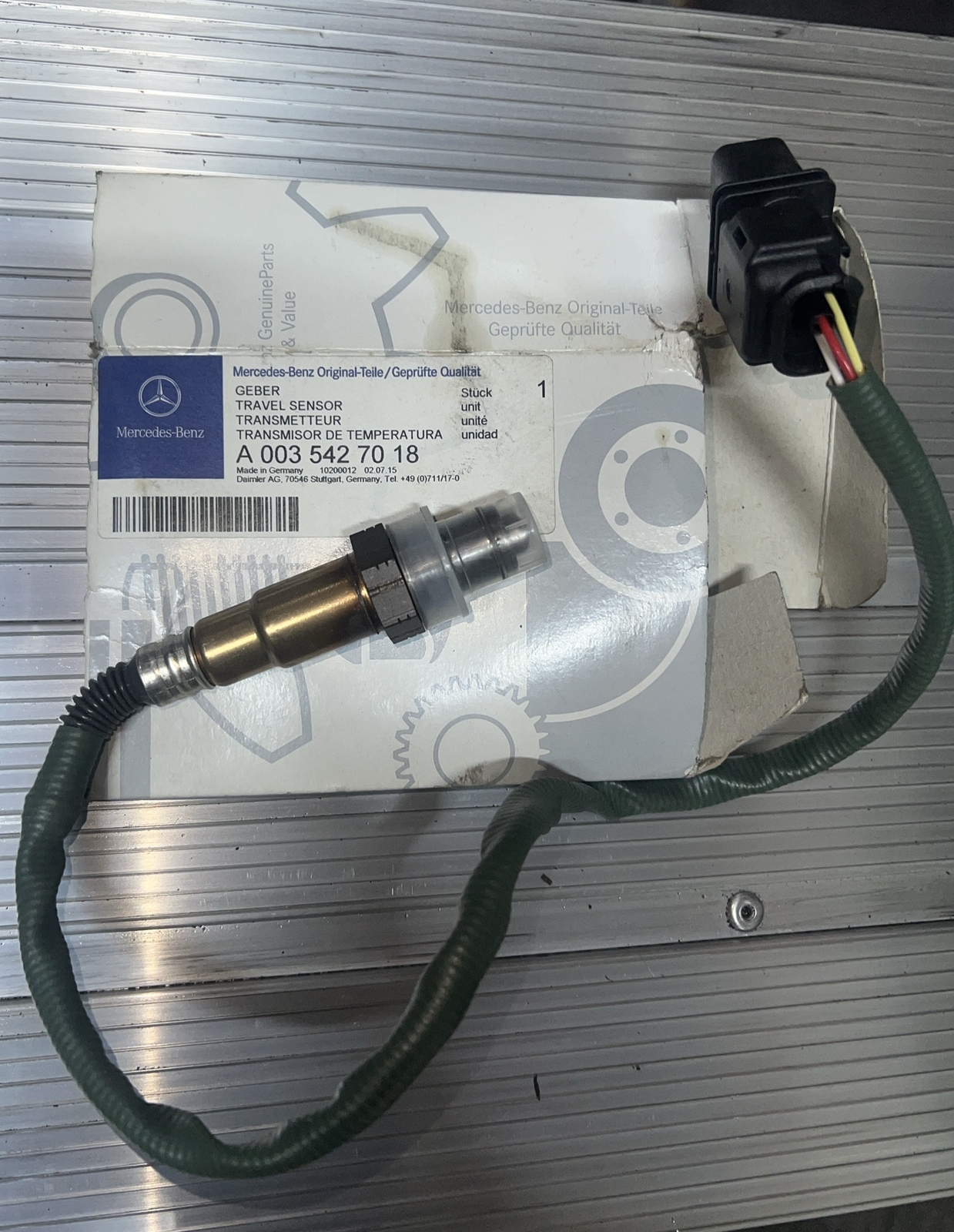 NEW Genuine Mercedes-Benz O2 Exhaust Oxygen Sensor A0035427018 | eBay