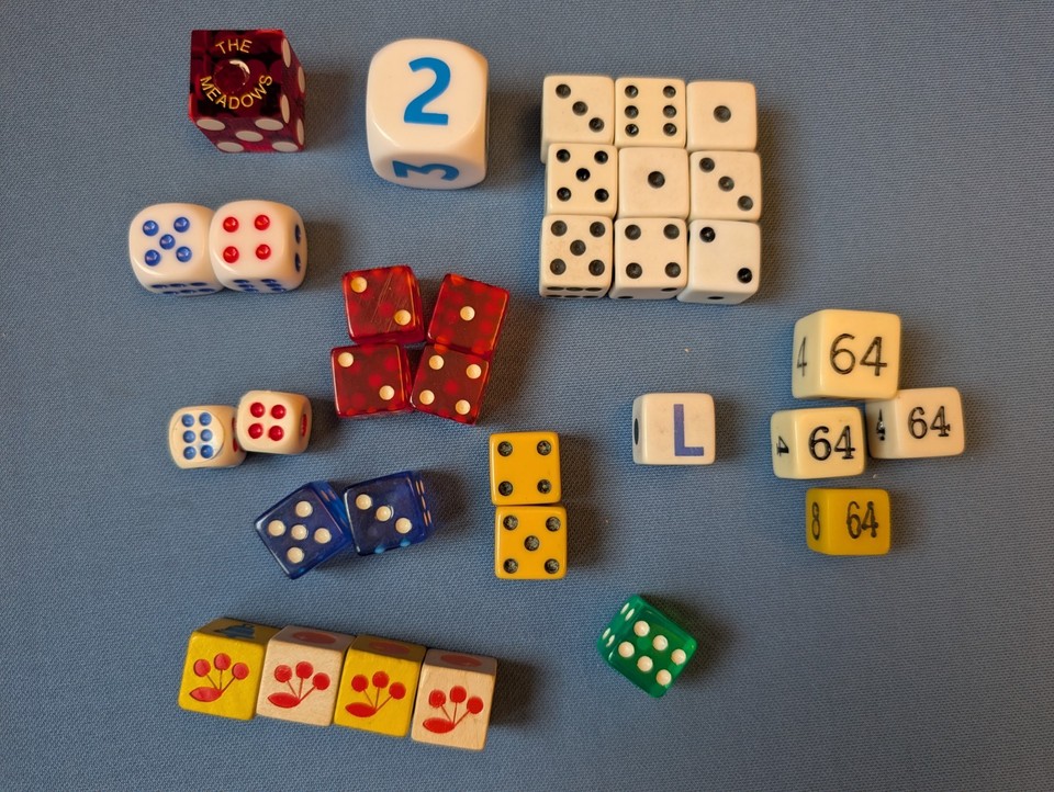 33 game pieces DICE | eBay