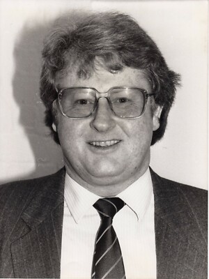 Original Press Photo Graham Kelly Chief Executive Football Association ...