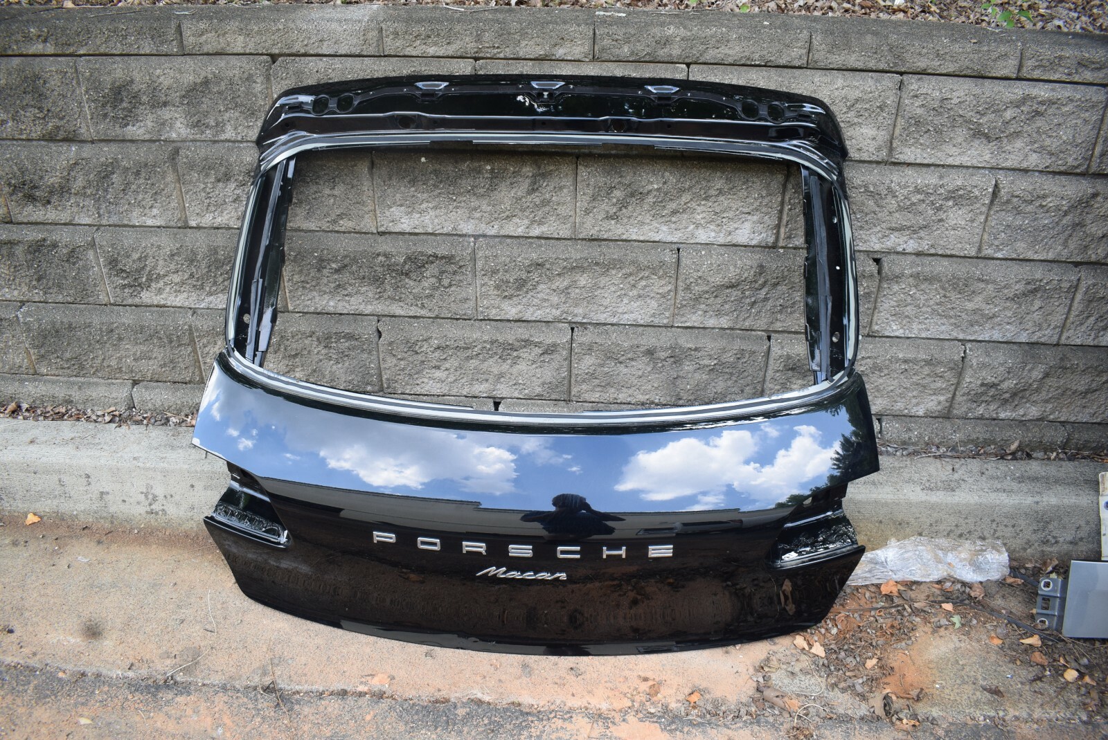 2015-2016 PORSCHE MACAN REAR TAILGATE LID FACTORY OEM | eBay