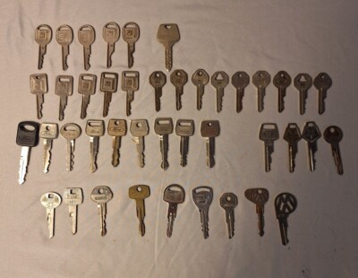 40+ GM FORD LINCOLN CHRYSLER VW MAZDA DATSUN AMC Vintage Automotive ...