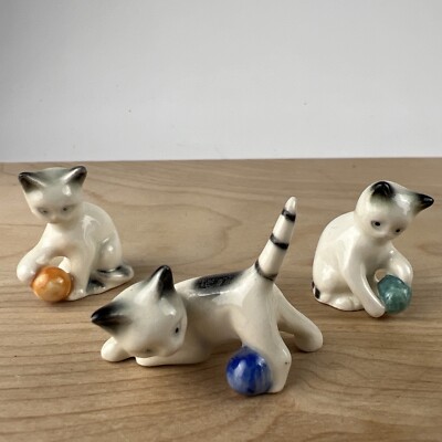 VTG Goebel W Germany MINIATURE CATS (3) Figurines w/Yarn Sticker MINT ...
