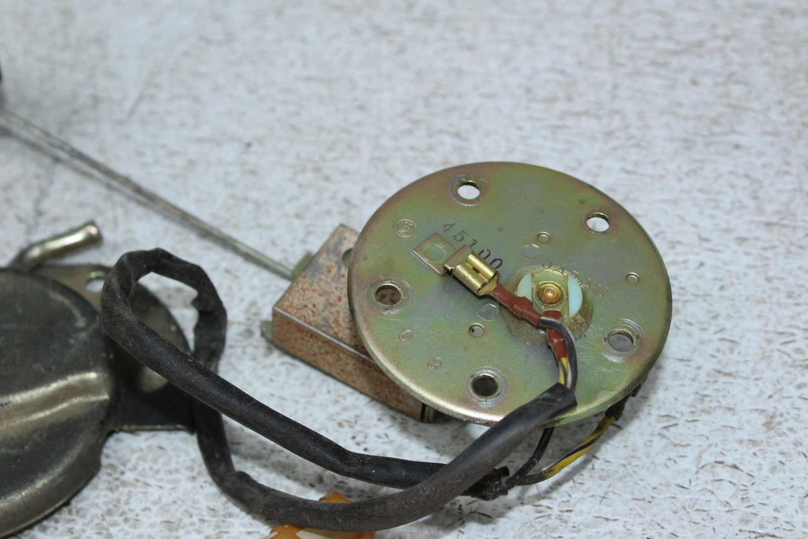 83-86 HONDA V65 MAGNA VF1100C FLOAT GAS FUEL PETROL LEVEL SENDING UNIT ...