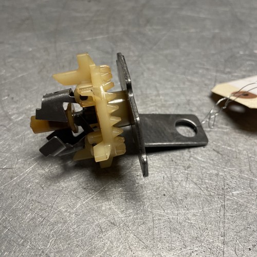 OEM GOOD USED BRIGGS 6.5HP 126602-0130-E1 GOVERNOR / OIL SLINGER 691997 ...