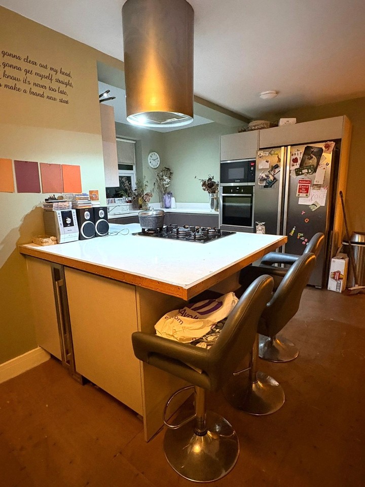 Fitted Kitchen Breakfast Bar Quartz Worktop Wine Cooler Gas Hub | eBay UK