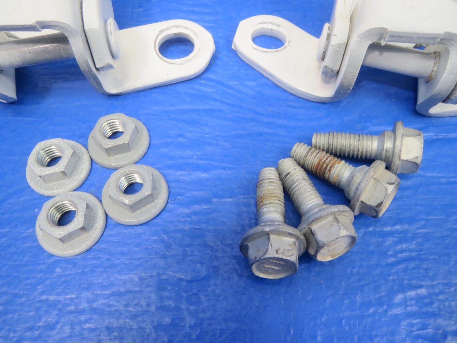 2000 TOYOTA 4RUNNER PASSENGER SIDE RIGHT REAR DOOR HINGE HINGES w/BOLTS ...