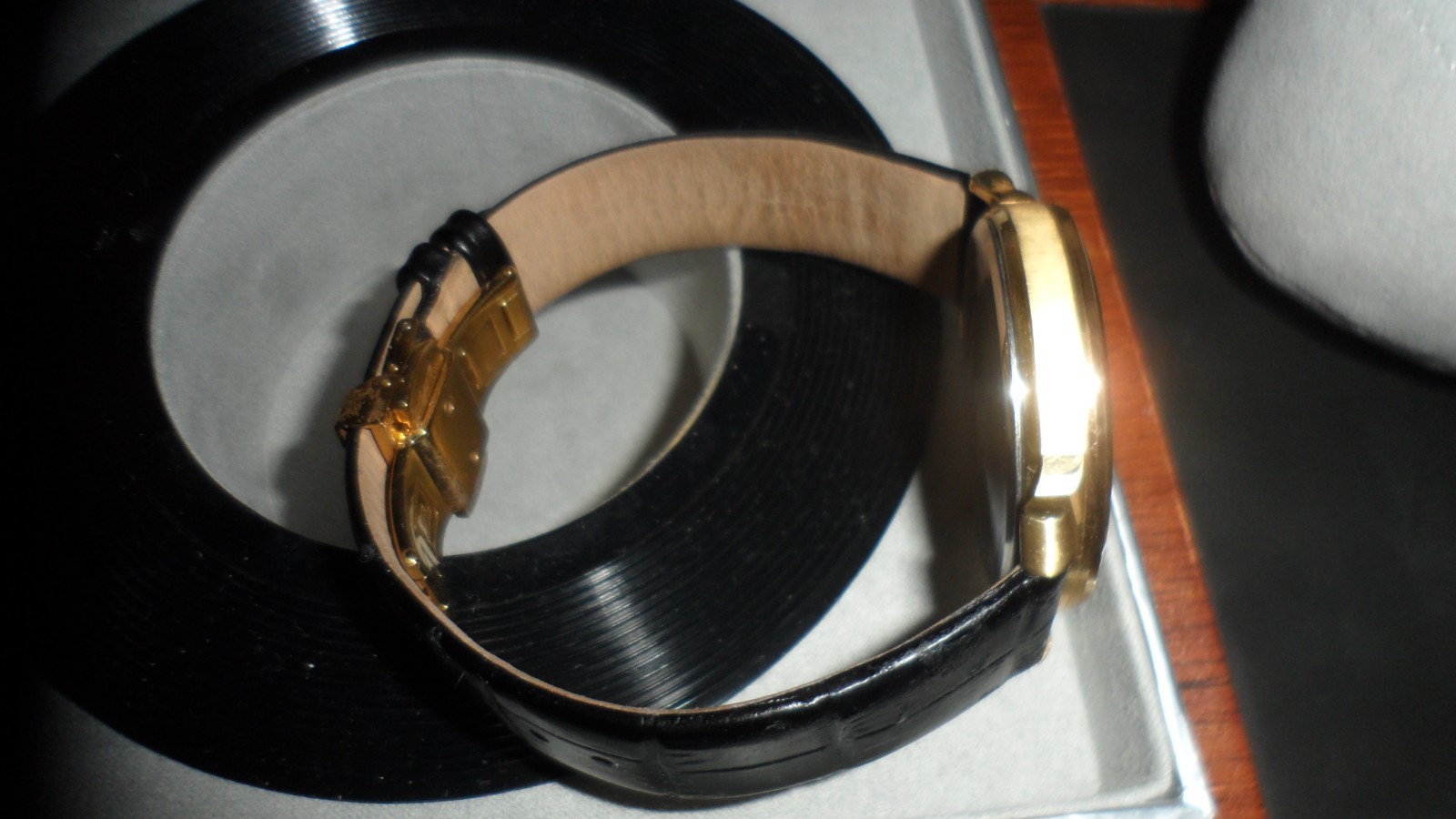 Bulova 97B204 Men's Frank Sinatra Classic Gold Tone Watch w/ Black ...