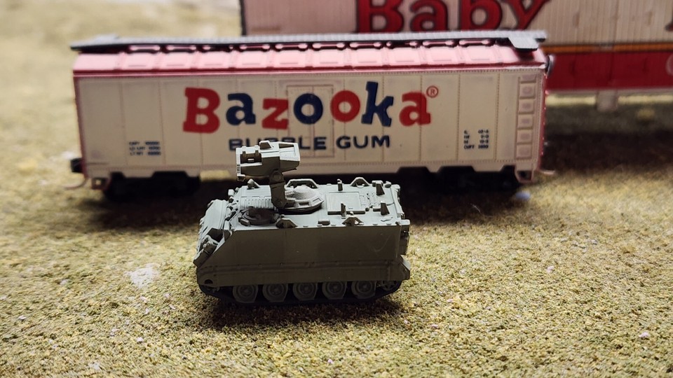 N Scale 1:160 M981 FISTV (Fire Support Team Vehicle) US Army -OD Green ...