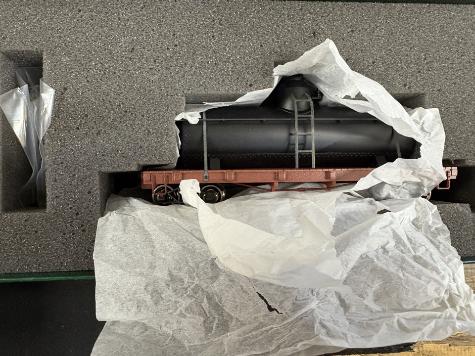 Bachmann Spectrum ON30 TANK CAR #27199 Black Painted Unlettered W/ Orig ...