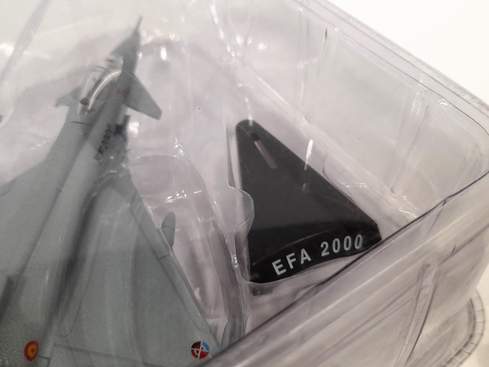 Aircrafts For War/Eurofighter Typhoon Efa 2000 - Eda / Scale 1:121 ...