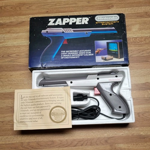 Original Nintendo NES Zapper Light Gun In Original Box W/Foam 1980’s ...