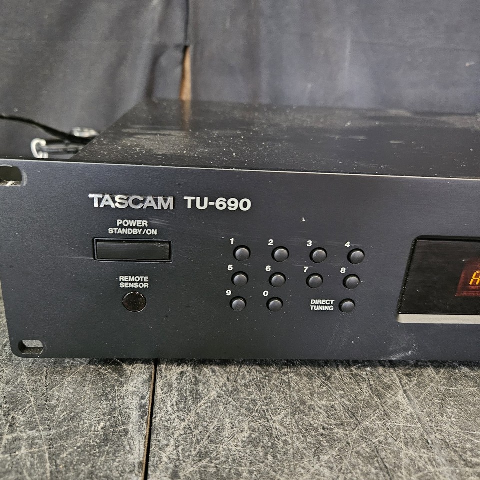Rack Mount Tascam TU-690 AM/FM Stereo Tuner | eBay
