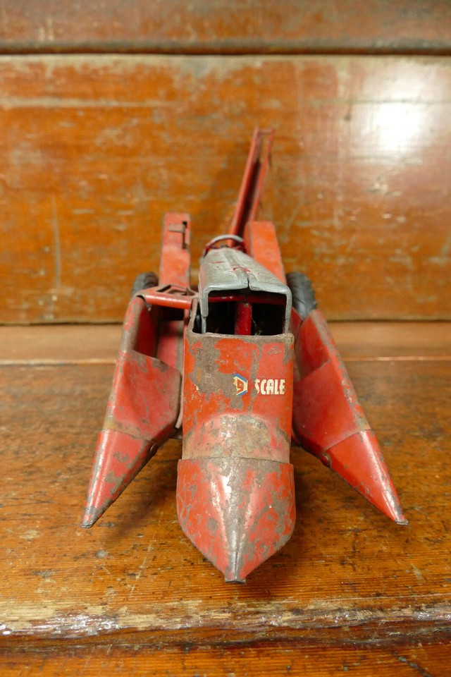 Vintage 1/16 Tru-Scale Mounted 2 Row Corn Picker And Tractor Farm Toy ...