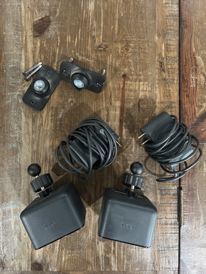 HTC Vive Base Stations with Power Cables And Wall Brackets 821793048327 ...