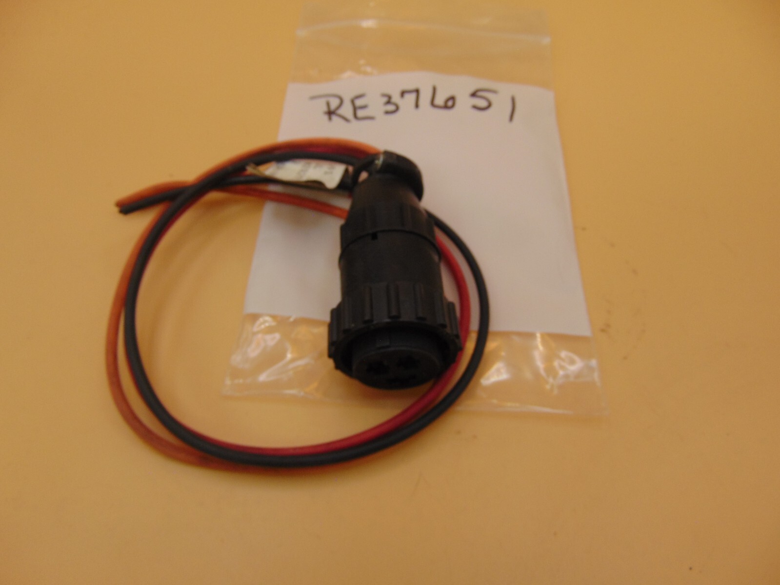 JOHN DEERE- MONITOR PLUG W/ LEADS- RE37651 3B01B4 | eBay
