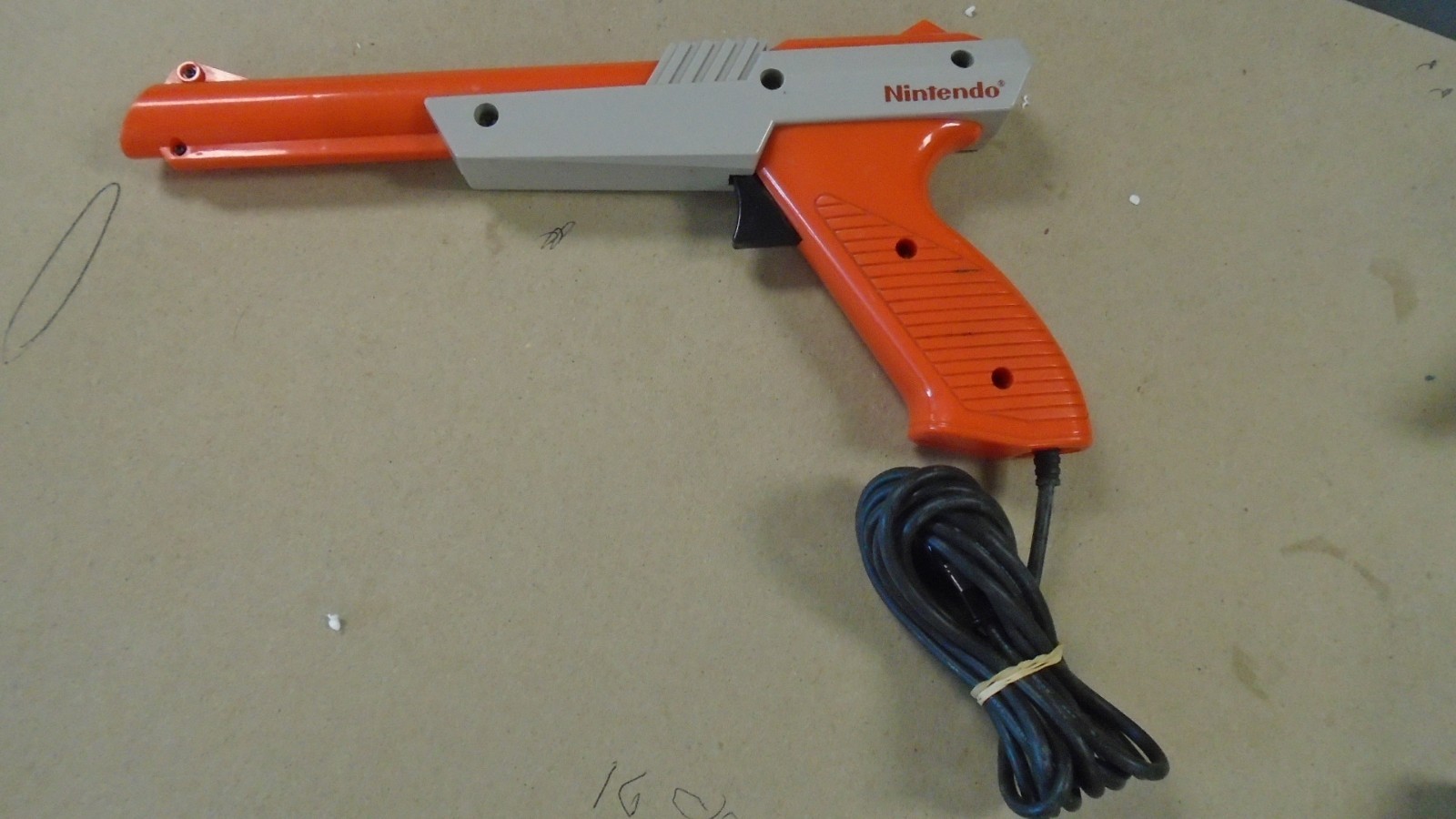NES-005 OEM 1985 NINTENDO ZAPPER CONSOLE SHOOTING GUN NES Duck Hunt ...