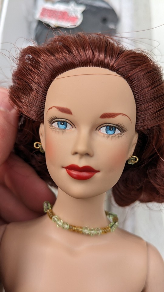 Tonner Brenda Starr 16" Doll by Dale Missick Garden Party Confidential ...