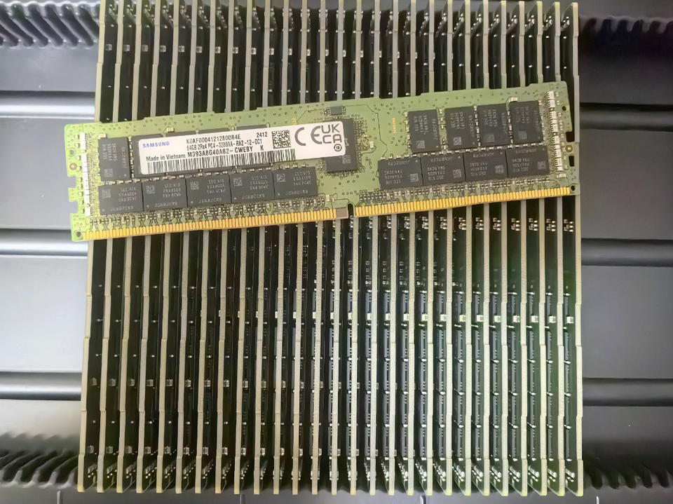 New SAMSUNG M393A8G40AB2-CWE 64GB DDR4-3200 RDIMM 2RX4 PC4-3200A RAM ...