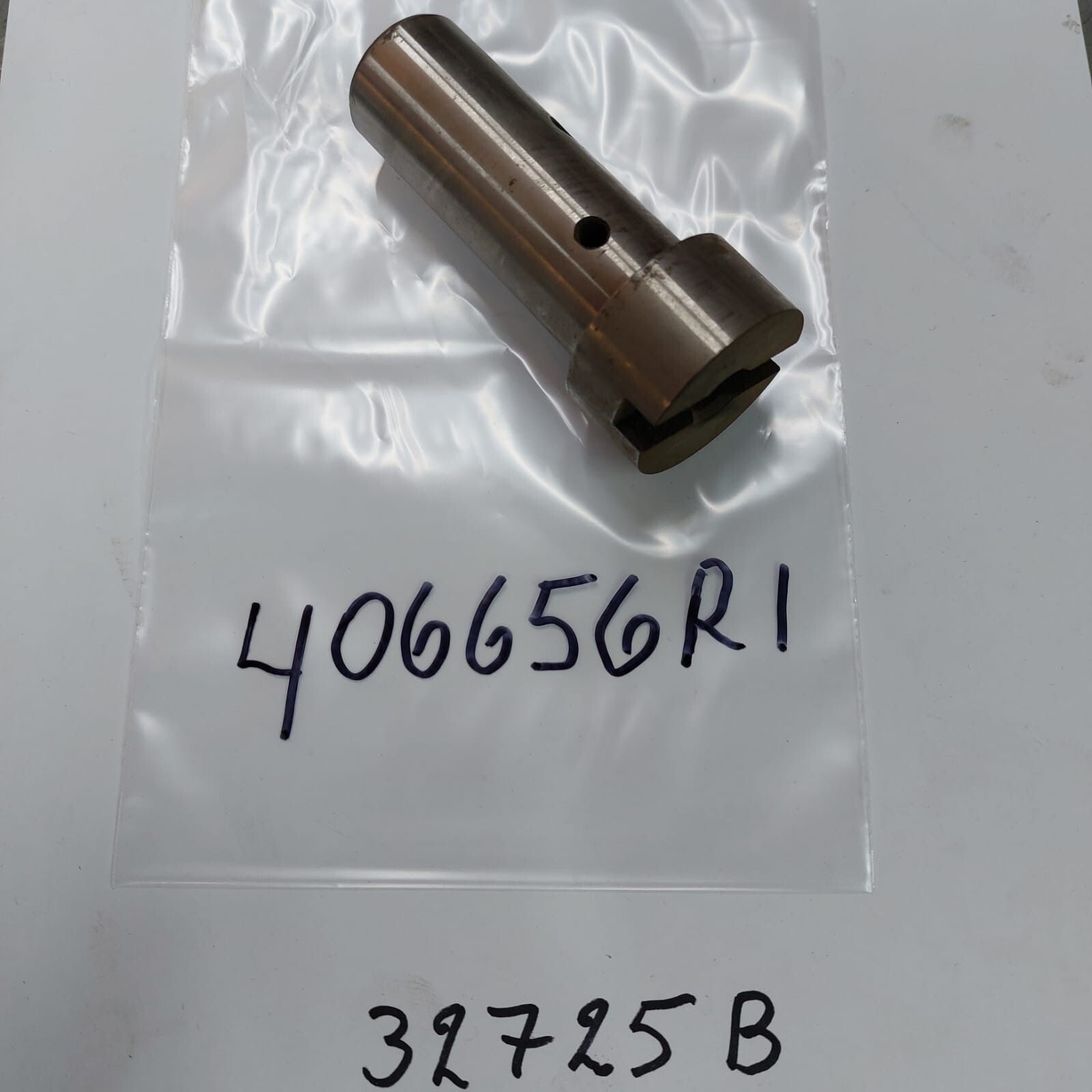 NOS TRACTOR PARTS 406656R1 SHAFT fit International 966, 2826, HYDRO 100 ...