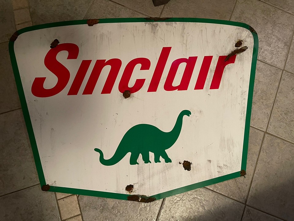 Antique style Barn Find Look Sinclair Dino Gas &Oil Service Station ...