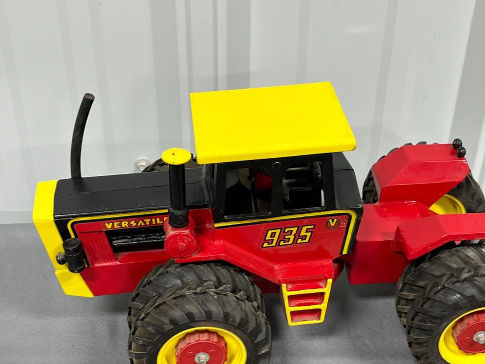 VERSATILE 935 4WD Tractor Die-Cast Scale Models 1:16 Duals HUGE | eBay