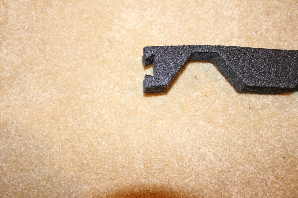 R Panel Foam Outside Closure Strips (100 Pack) 12 in Profile 3 ft Long ...