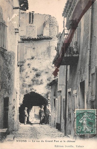 CPA-Nyons la rue du grand fort et le château (121666) | eBay