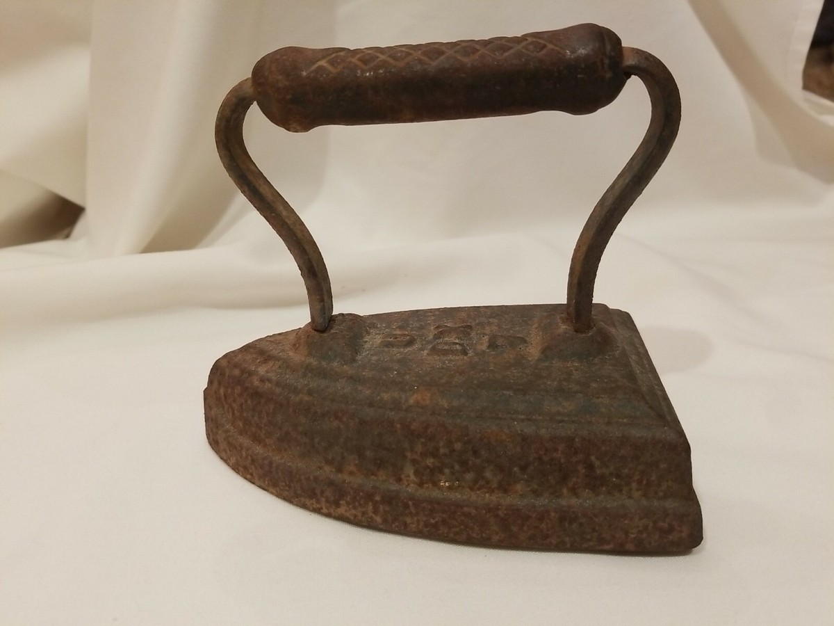 Vintage Cast Iron Irons Antique Cast Iron Sad Irons | Auction Chamber